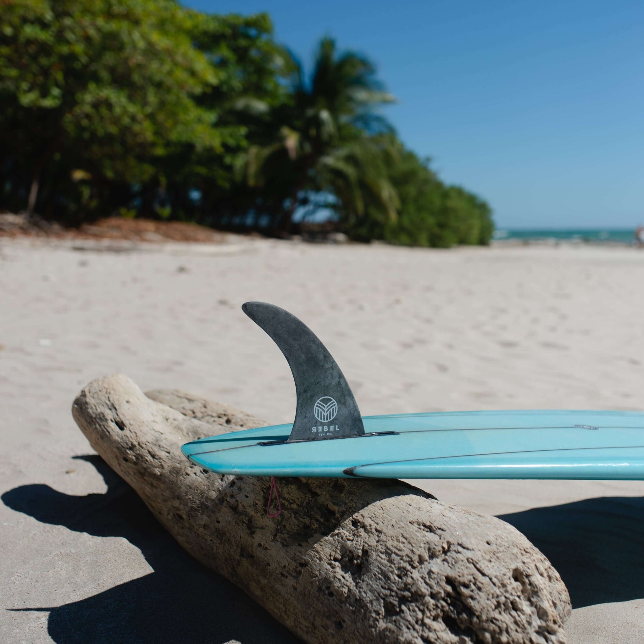 9" Single Longboard Fin recyceltes Carbon | REBEL FIN CO.
